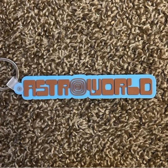 Travis Scott | Accessories | 22 Astroworld Travis Scott Keychain ...
